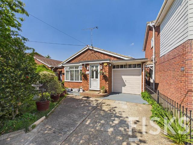 2 bedroom detached bungalow for sale