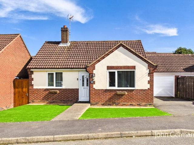 2 bedroom detached bungalow for sale