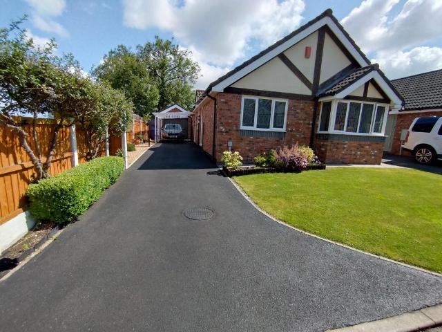2 bedroom detached bungalow for sale