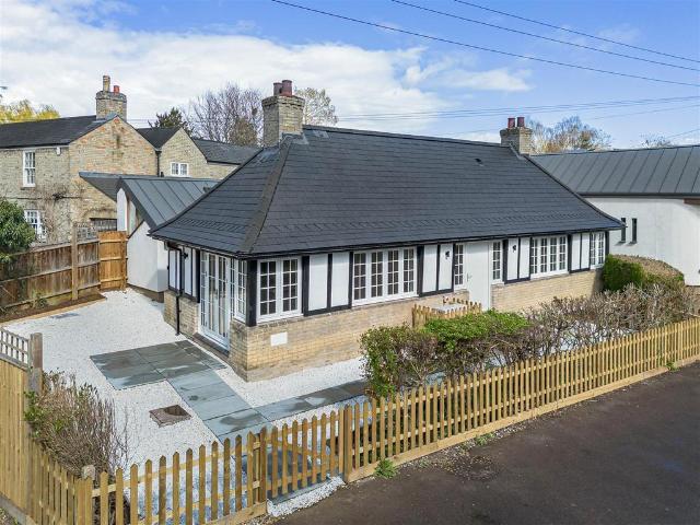 2 bedroom detached bungalow for sale
