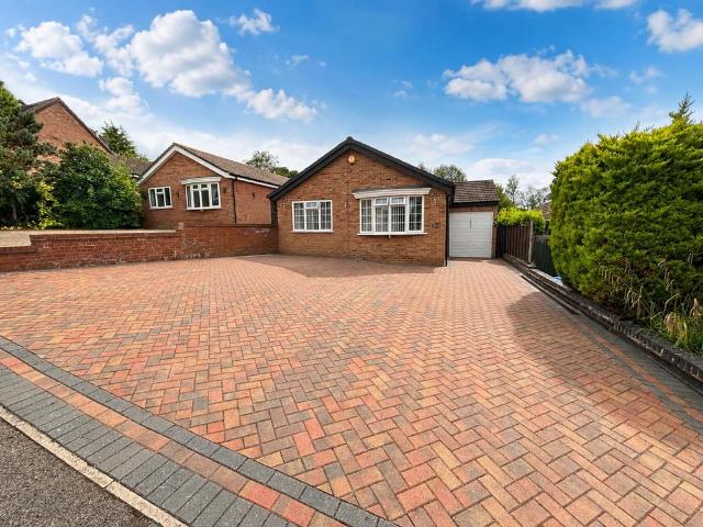 2 bedroom detached bungalow for sale