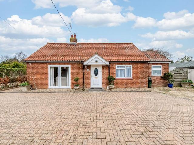 2 bedroom detached bungalow for sale