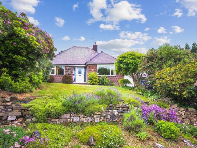 2 bedroom detached bungalow for sale
