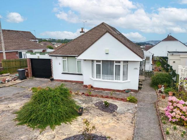 2 bedroom detached bungalow for sale