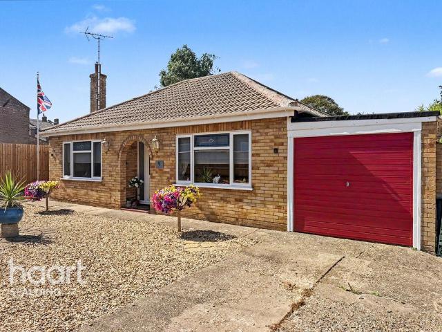 2 bedroom detached bungalow for sale