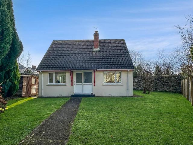 2 bedroom detached bungalow for sale