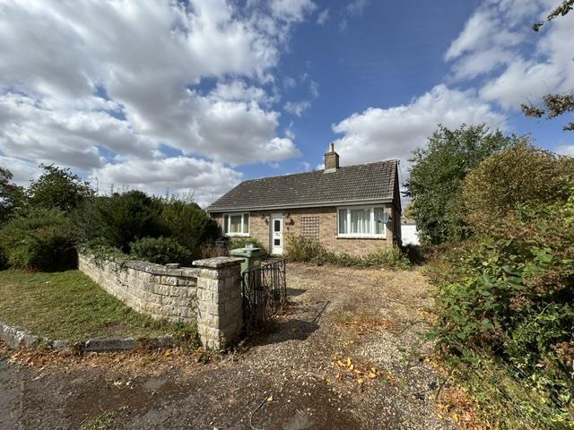 2 bedroom detached bungalow for sale