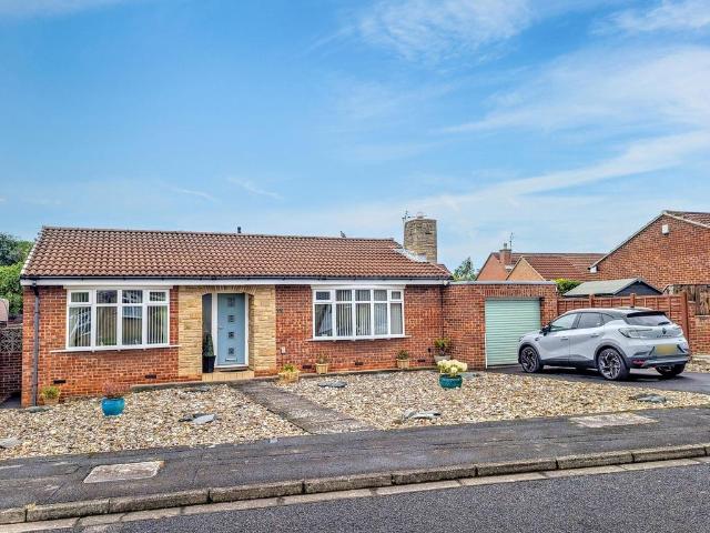 2 bedroom detached bungalow for sale