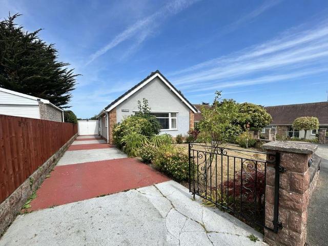 2 bedroom detached bungalow for sale