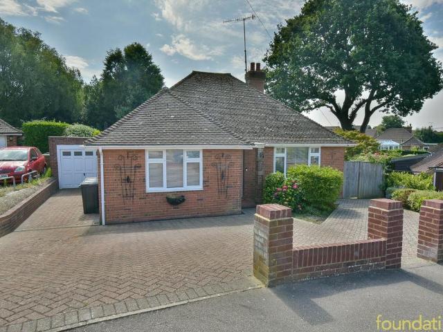 2 bedroom detached bungalow for sale