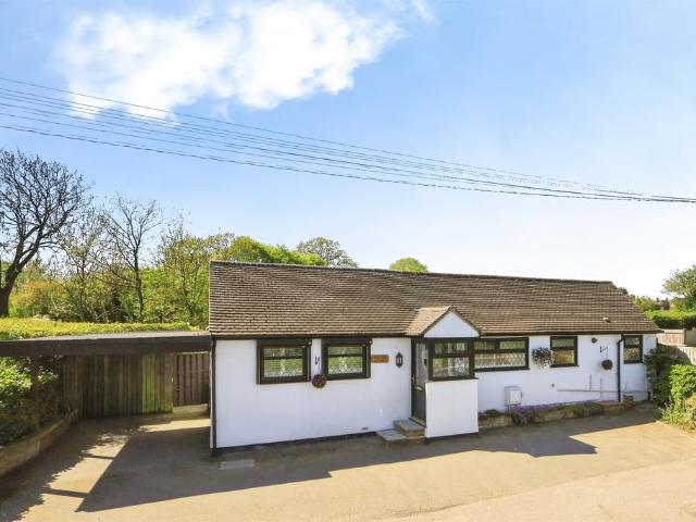 2 bedroom detached bungalow for sale