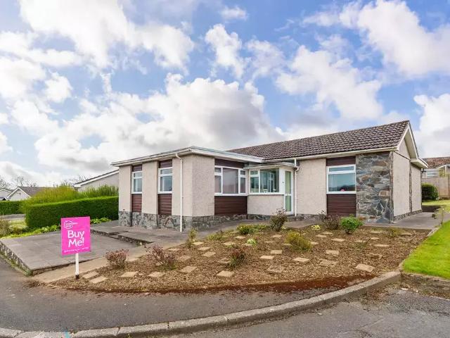 2 bedroom detached bungalow for sale