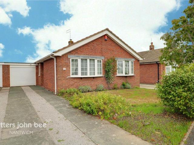 2 bedroom detached bungalow for sale