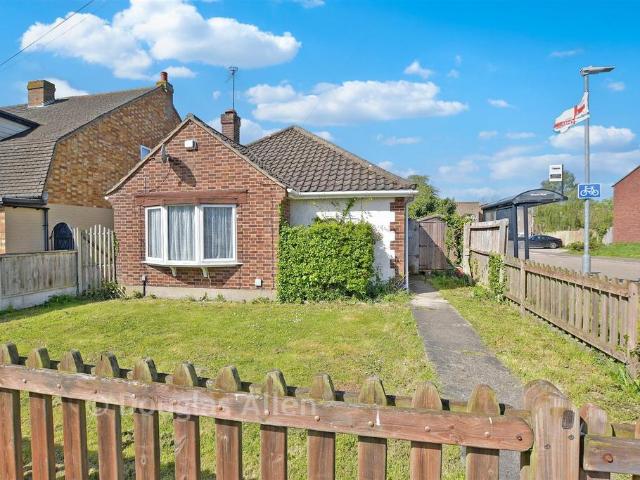 2 bedroom detached bungalow for sale
