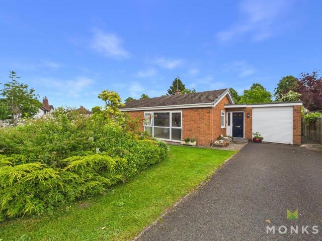 2 bedroom detached bungalow for sale