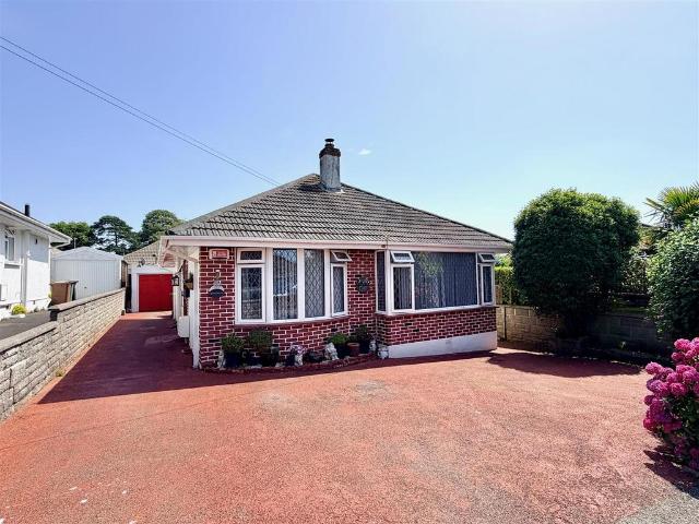 2 bedroom detached bungalow for sale