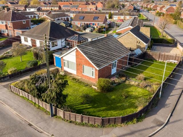 2 bedroom detached bungalow for sale