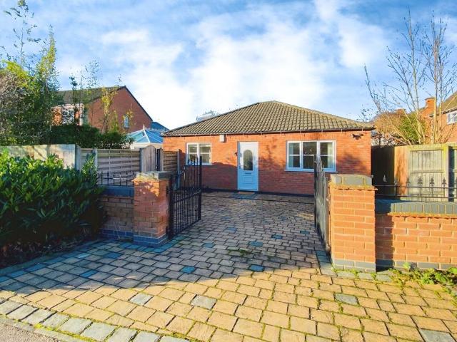 2 bedroom detached bungalow for sale