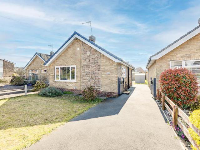 2 bedroom detached bungalow for sale