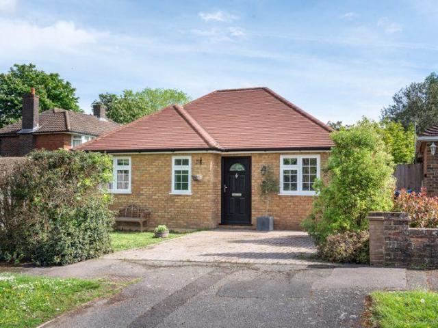 2 bedroom detached bungalow for sale