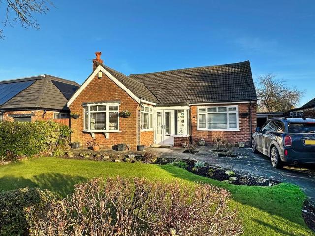 2 bedroom detached bungalow for sale