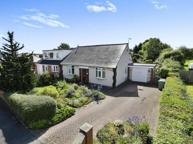 2 bedroom detached bungalow for sale