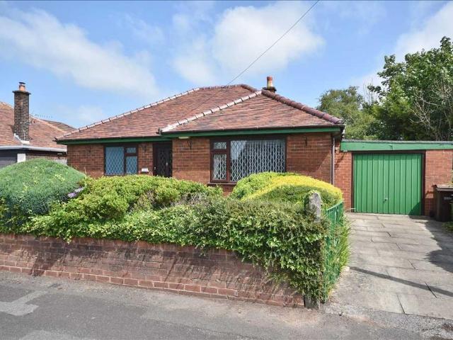 2 bedroom detached bungalow for sale