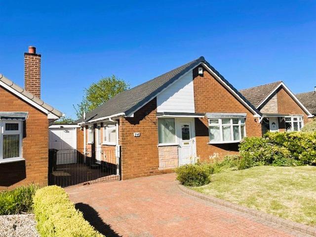 2 bedroom detached bungalow for sale