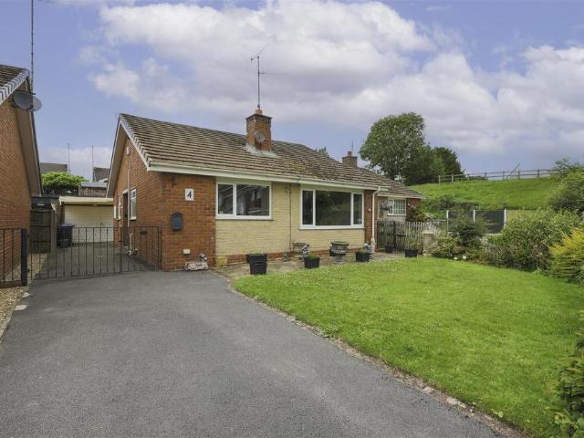 2 bedroom detached bungalow for sale