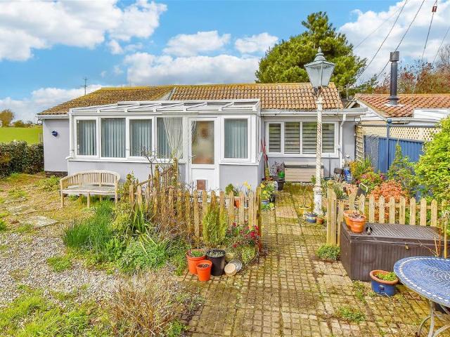 2 bedroom detached bungalow for sale