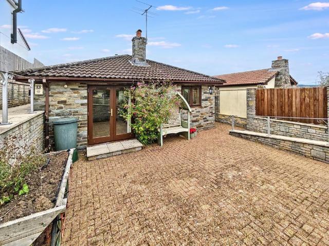 2 bedroom detached bungalow for sale