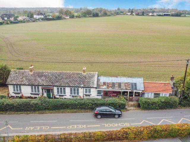 2 bedroom detached bungalow for sale