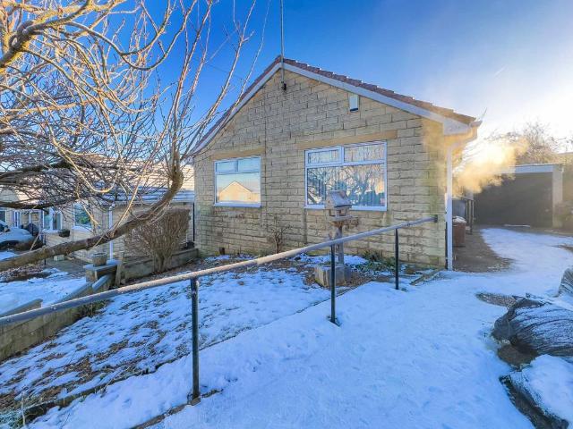 2 bedroom detached bungalow for sale
