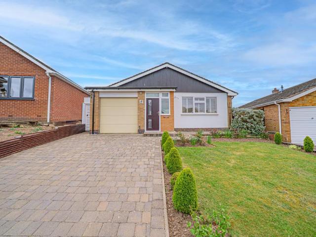 2 bedroom detached bungalow for sale