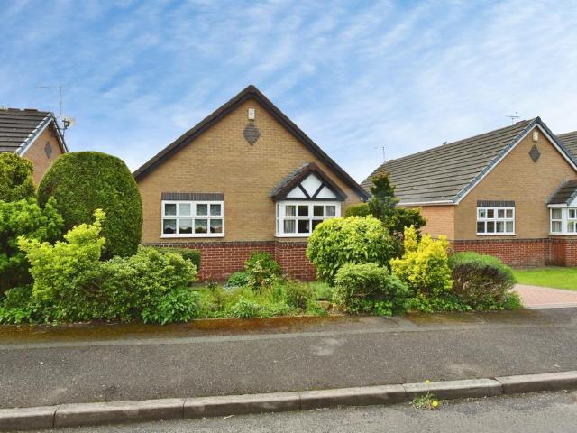 2 bedroom detached bungalow for sale