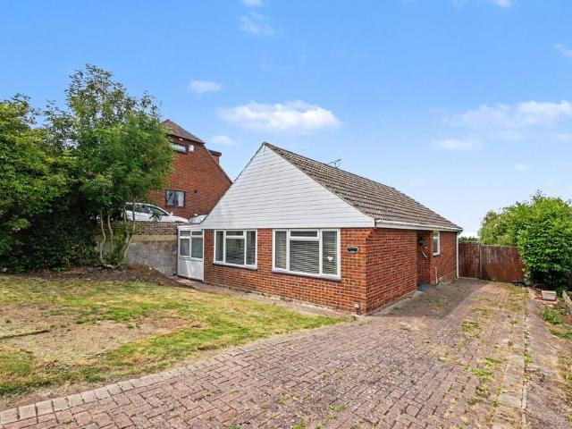 2 bedroom detached bungalow for sale