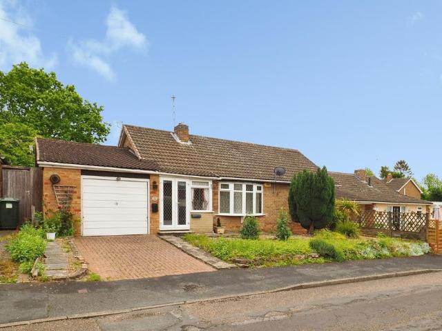 2 bedroom detached bungalow for sale