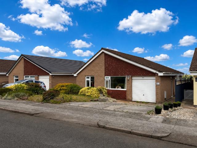 2 bedroom detached bungalow for sale