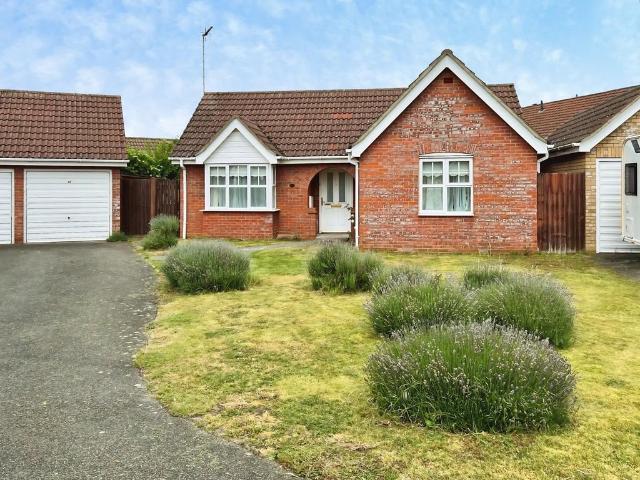 2 bedroom detached bungalow for sale