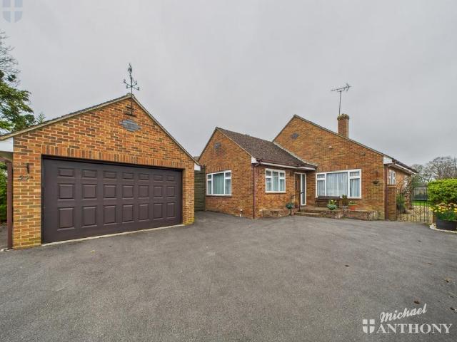 2 bedroom detached bungalow for sale