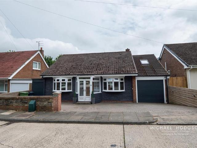 2 bedroom detached bungalow for sale
