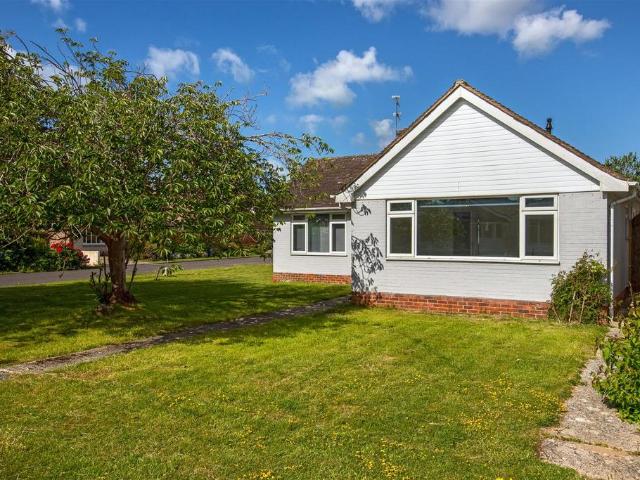 2 bedroom detached bungalow for sale