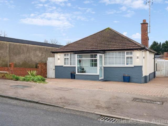 2 bedroom detached bungalow for sale