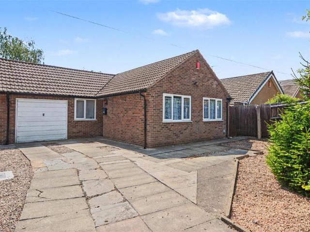2 bedroom detached bungalow for sale
