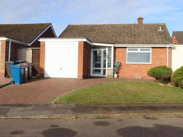 2 bedroom detached bungalow for sale