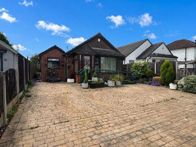 2 bedroom detached bungalow for sale