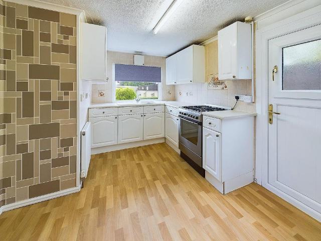 2 bedroom detached bungalow for sale