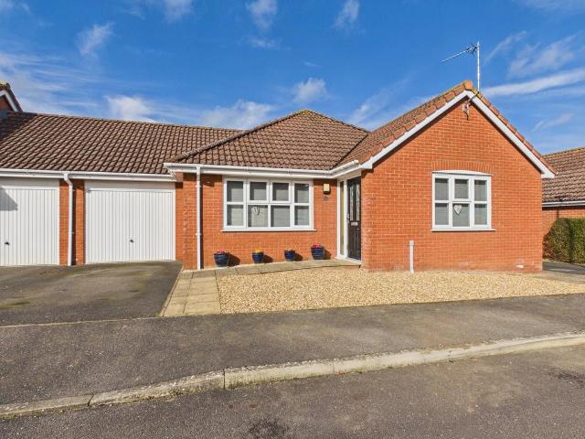 2 bedroom detached bungalow for sale