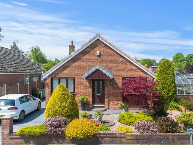 2 bedroom detached bungalow for sale