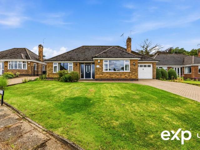 2 bedroom detached bungalow for sale